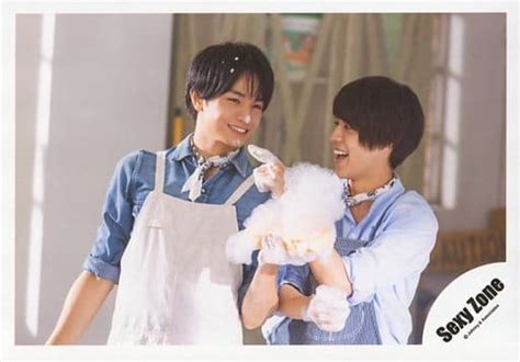 駿河屋 Sexyzone 中島健人・松島聡 横型・上半身・衣装青・水色・白・グレー・エプロン・松島顔左向き・泡 シングル「カラクリだらけの