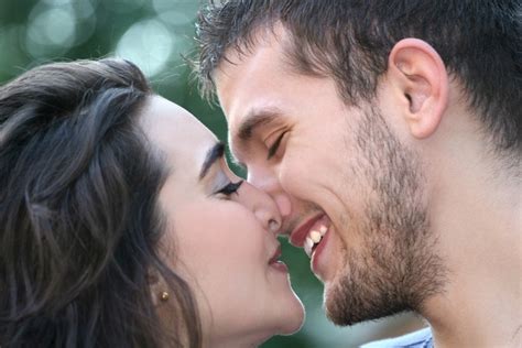 気持ち良すぎ～ッ♡男がキュンとする「可愛いキス」の仕方4つ 2020年5月17日 ｜ウーマンエキサイト 1 2