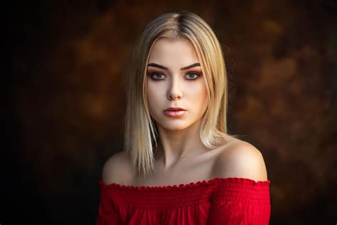 1920x1282 Woman Blonde Girl Face Model Hazel Eyes Wallpaper