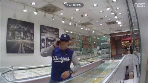 Suspect Impersonates Lapd Detective During Chinatown Jewelry Store