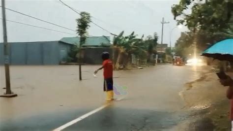 Banjir Bandang Terjang Dander Ratusan Rumah Tergenang