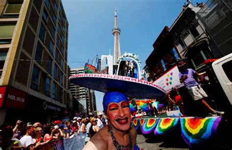 same sex couples earn up to 10 000 more than straight