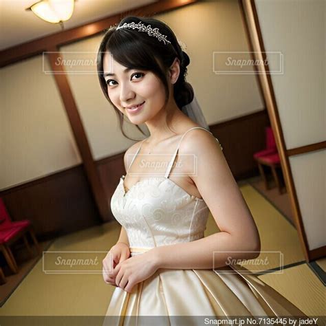 ウェディングドレスを着た女性の写真・画像素材[7135445] Snapmart（スナップマート）