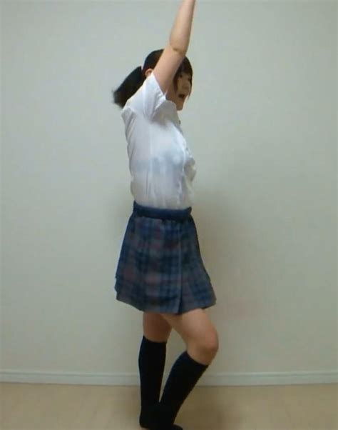 透けブラとパンチラで激しくシコらせにくる踊ってみた動画がこちらw│チラリ部