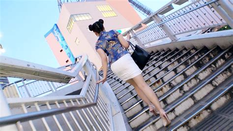 【超ミニスカの中華美女！】透け透けチャイナドレスで登場！！