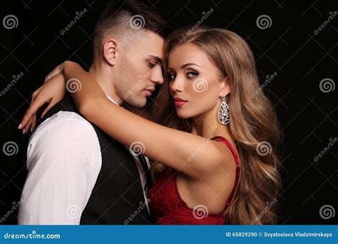 Het Verhaal Van De Liefde Mooi Sexy Paar Schitterende Blonde Vrouw En