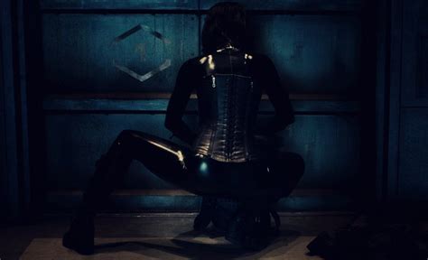 Selene Planting Explosives Back View Hot Picture From Underworld