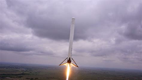 Spacex Attempting Reusable Rocket Landing On A Floating Ocean Platform