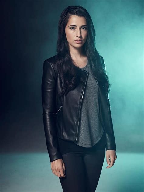 Meet The Gorgeous Dilan Gwyn She Plays Willa On Beyond Pretty Star