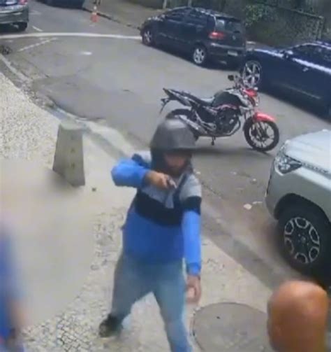 Vídeo Flagra Assalto A Mão Armada Em Rua Do Leblon Super Rádio Tupi