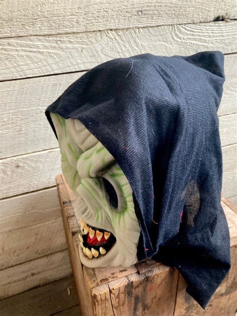 Halloween Mask Scary Monster Mask Creepy Wrinkled Gre… Gem