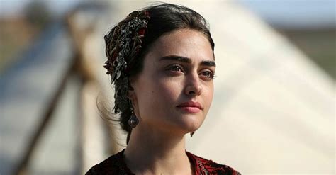 ‘ertugrul Actress Esra Bilgic Waiting Excitedly To Meet Fans In