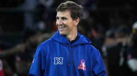 Eli Manning Had A Perfect Reaction To Arch Mannings Workout Photo That