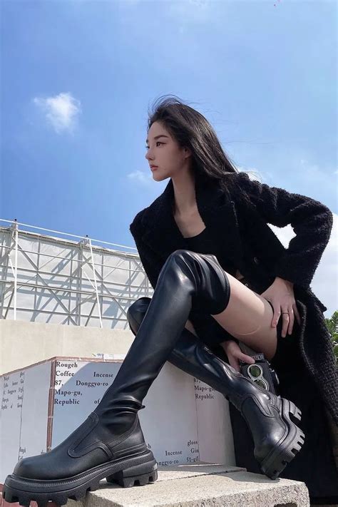 How To Build A Chic Edgy Capsule Wardrobe For Alternative Fashion Style