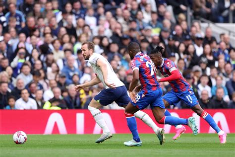 Kane Marca E Tottenham Vence Duelo Londrino Pela Premier Leaguejogada