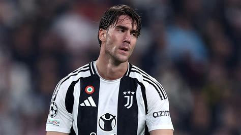 Vlahovic Bocciato La Juve Riceve Unofferta Individuato Il Sostituto