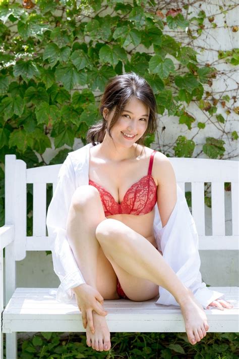 元akb48鈴木まりやが新写真集で手ブラヌードと下着m字のマンビラを解禁 みんくちゃんねる