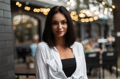 Premium Photo Urban Female Portrait Of A Beautiful Stylish Girl With
