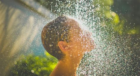 Why You Should Apply Skincare To Damp Skin Eresbella Organics