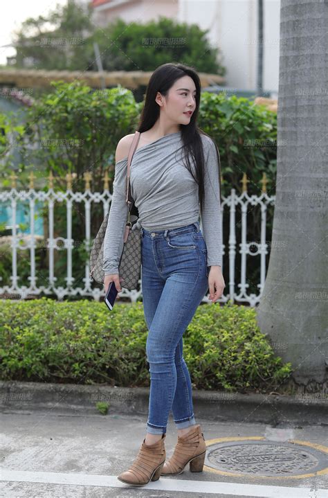 Pin By Adrián Nepomuceno On Nike Running In 2023 Sexy Jeans Girl