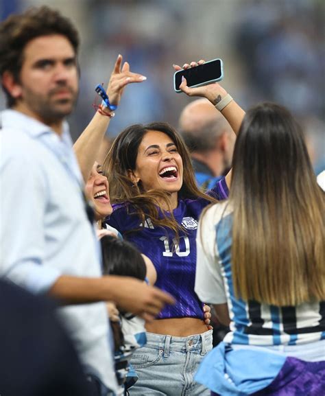 メッシの妻・アントネラさん、夫の活躍とアルゼンチンの優勝に大はしゃぎ…大会中は試合ごとにsnsに投稿 スポーツ報知