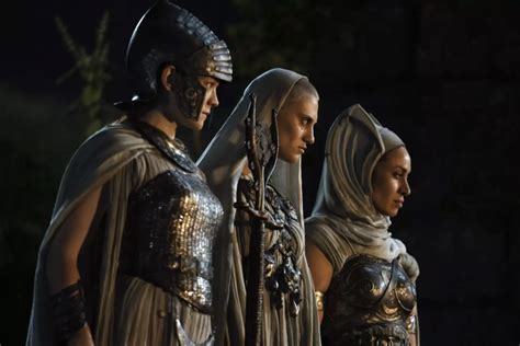Les Anneaux De Pouvoir Saison 2 Un Trio Féminin Aux Commandes De La
