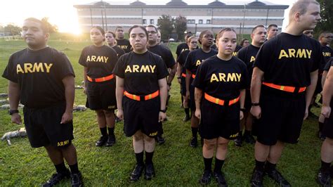 Us Army Misses Recruiting Goal Behind About 15 000 Soldiers