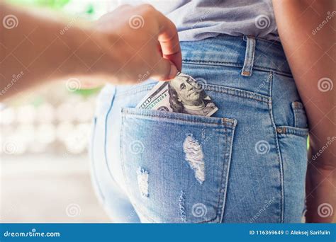 1 570 Pickpocket Photos Libres De Droits Et Gratuites De Dreamstime