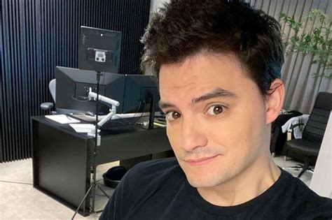 Felipe Neto Se Choca Com Consulta Médica De R 17 Mil Nos Estados
