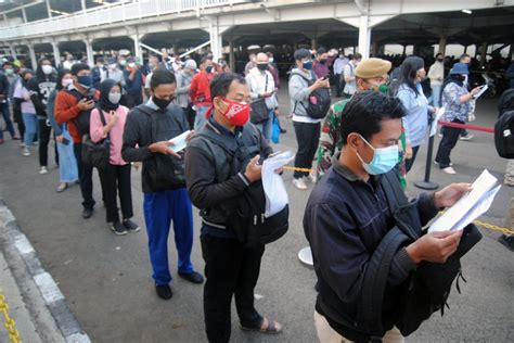 Beda Ppkm Level 3 Dan 4 Pembatasan Mal Dan Tempat Ibadah Nasional