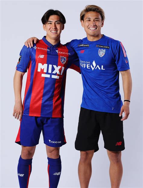 Fc東京【公式】 東京が熱狂 On Twitter 🔵🔴 安斎颯馬 選手のユニフォーム撮影を覗きに来てくれた 松木玖生 選手 🙌