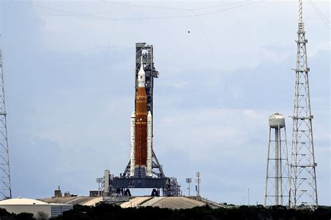 Nasa Aims For Saturday Launch Of New Moon Rocket Most Powerful Ever