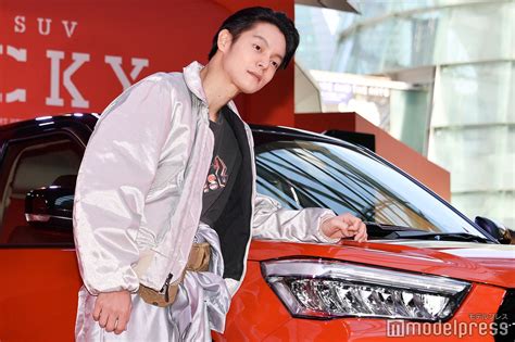画像20 23 窪田正孝、結婚後初の公の場で祝福に笑顔 「幸せですか？」に“グーポーズ” モデルプレス
