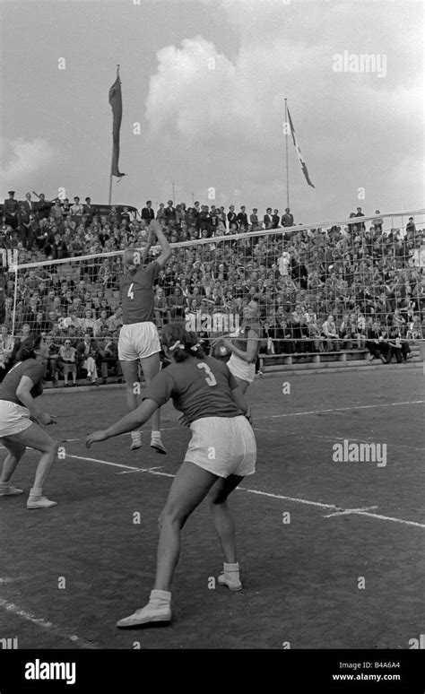 Campo De Voleibol Fotografías E Imágenes De Alta Resolución Alamy