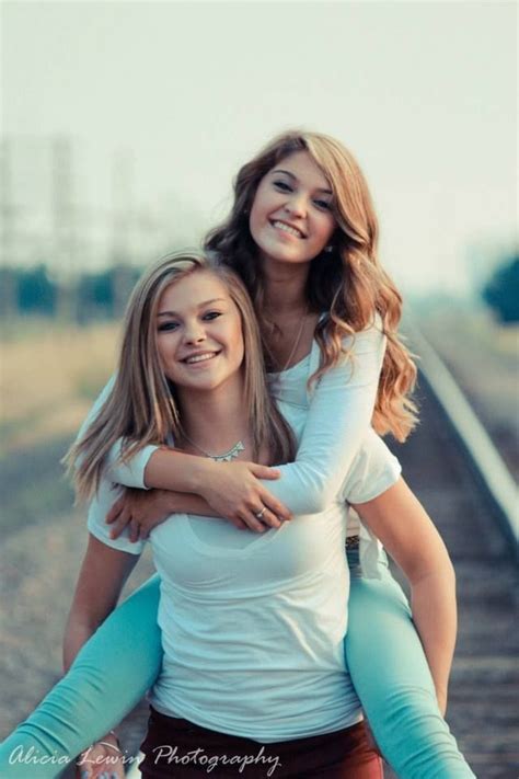 Cute Bff Photo Shoot Poses Musely