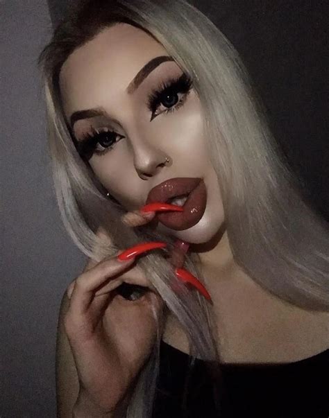 Princess👸🏼🤪 Scrolller
