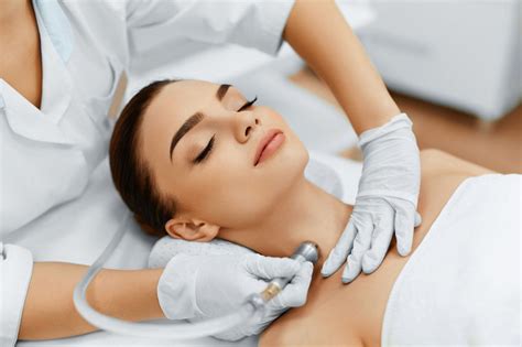 Fractionated Co2 Laser Skin Resurfacing Face And Décolletage