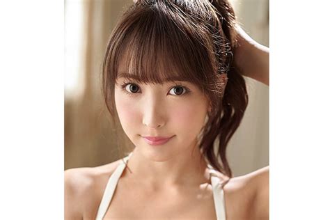 いい太ももの日 優勝はやはりこの人」三上悠亜、すらりと長い脚線美 引き立つショットを公開 Entame Next アイドル情報総合