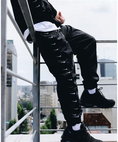 Nike（ナイキ）の「nike As M Nsw Swoosh Pant Wvn Black White 【sp】（その他パンツ）」 Wear