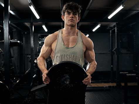 8 Best Exercises For Bigger Shoulders And Traps 8 Best Exercises For