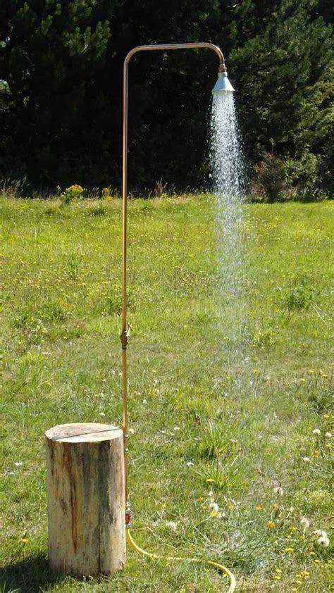 35 Grandes Projetos Para Chuveiros Ao Ar Livre à Beira Da Piscina