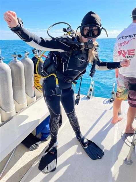 Pin By Haileysix On Scuba Women In 2022 Scuba Diver Girls Scuba Girl