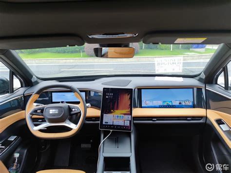 吉利银河l7混动suv：家庭首选智能电混suv 易车