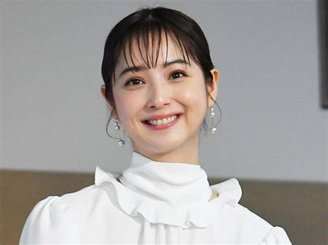 佐々木希、手編み小物を披露 4月から手芸番組mc、ファン「どんどん上達」と感心 芸能 デイリースポーツ Online