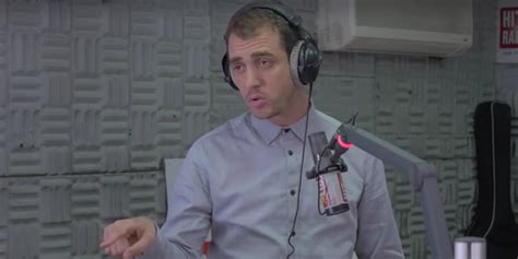 Hit Radio La Haca Rappelle à Lordre Lanimateur Momo Vidéo De La