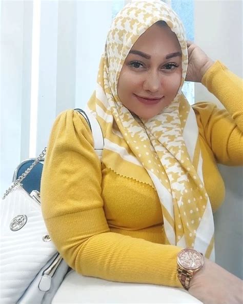 Yellow 💛 Gaya Hijab Mode Pakaian Seksi