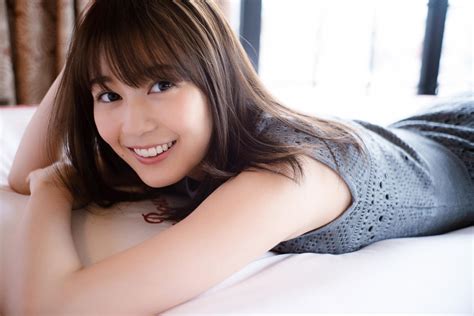 生田絵梨花セカンド写真集が4度目重版累計31万部 坂道写真ニュース 日刊スポーツ