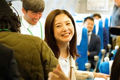 吉岡里帆、色気たっぷり透け感ドレスで魅了！？クリスマスand年末年始の予定を明かす 『クリスチャン・ディオール、夢のクチュリエ』展プレビューフォト