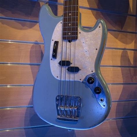 Fender Mustang Bass In Faded Daphne Blue
