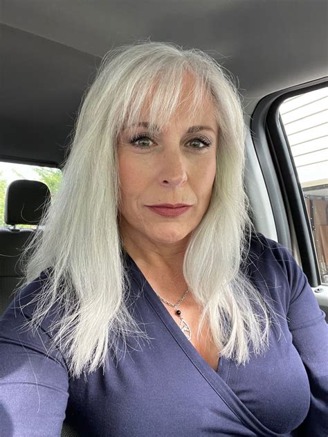 Beautiful Gray Hair Beautiful Women Over 50 Beautiful Old Woman